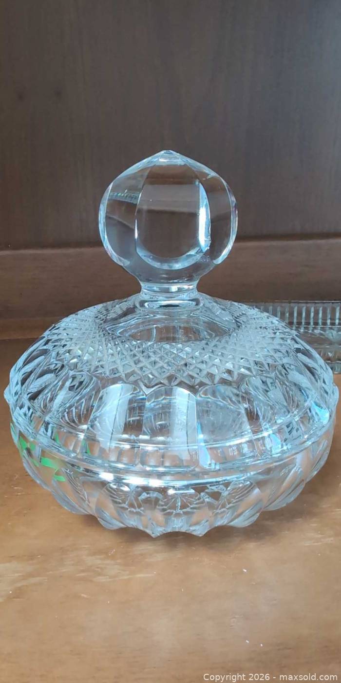 Cut crystal diamond star tableware 9 pcs | Maxsold