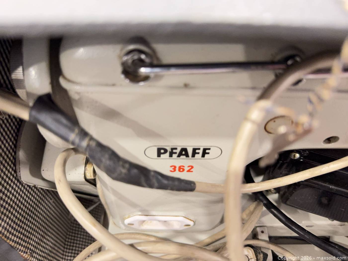 Pfaff 362 mechanical sewing machine with case | Maxsold