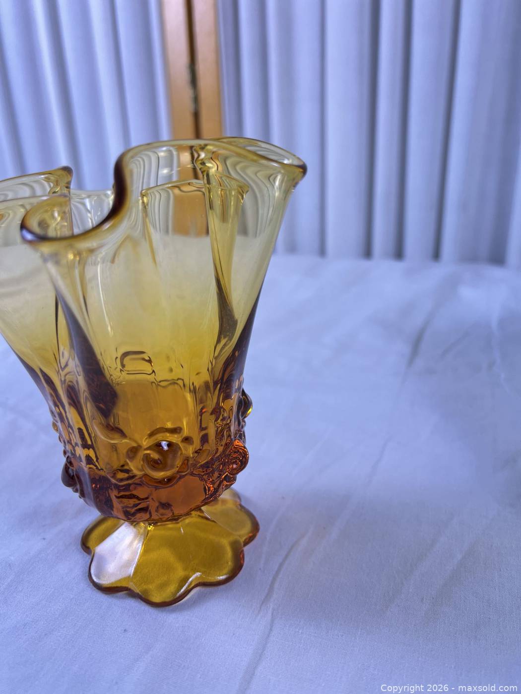 Fenton Amberina Handkerchief Vase 6" | Maxsold
