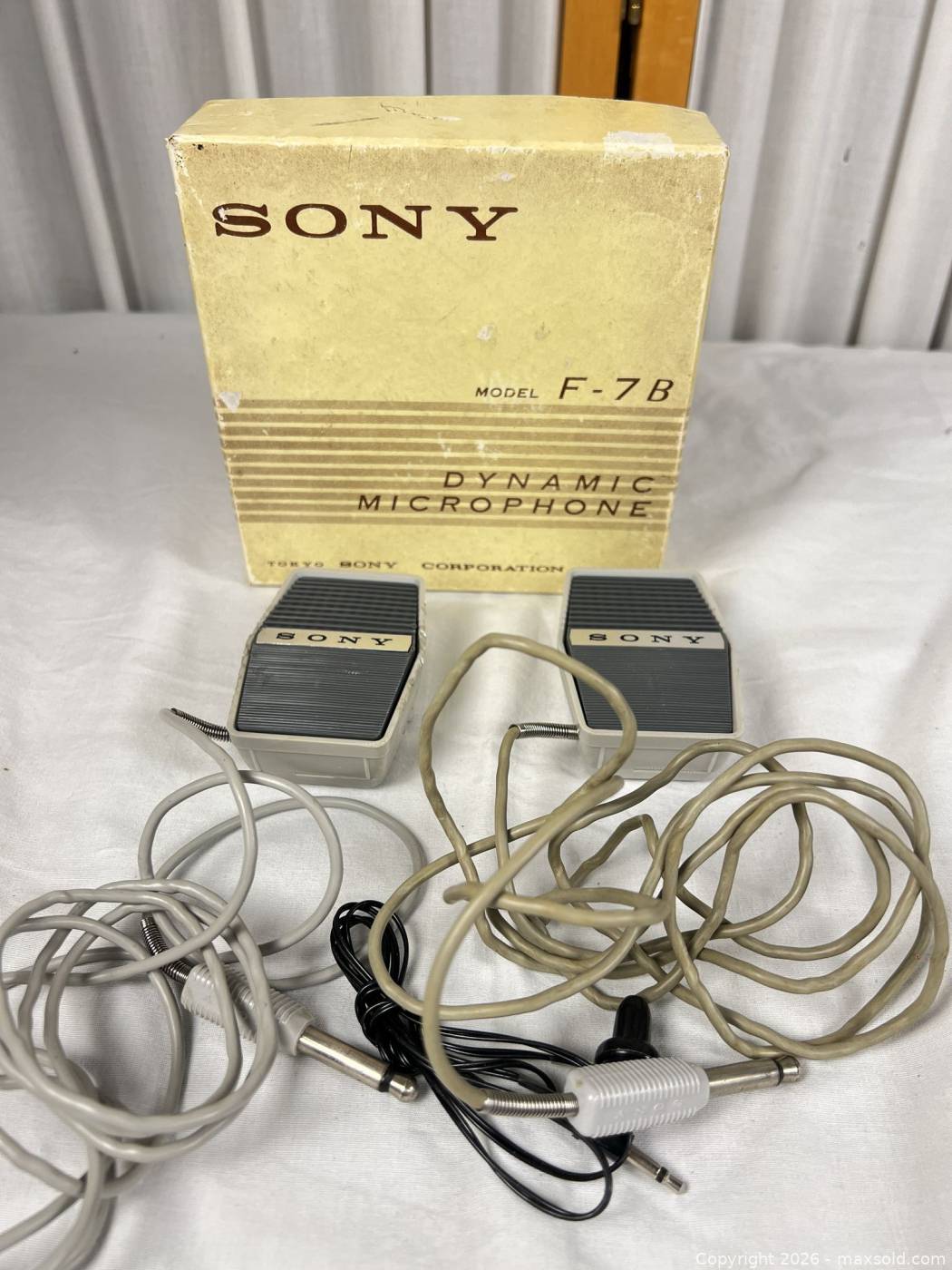 Sony F-7B Dynamic Microphone Pair | Maxsold