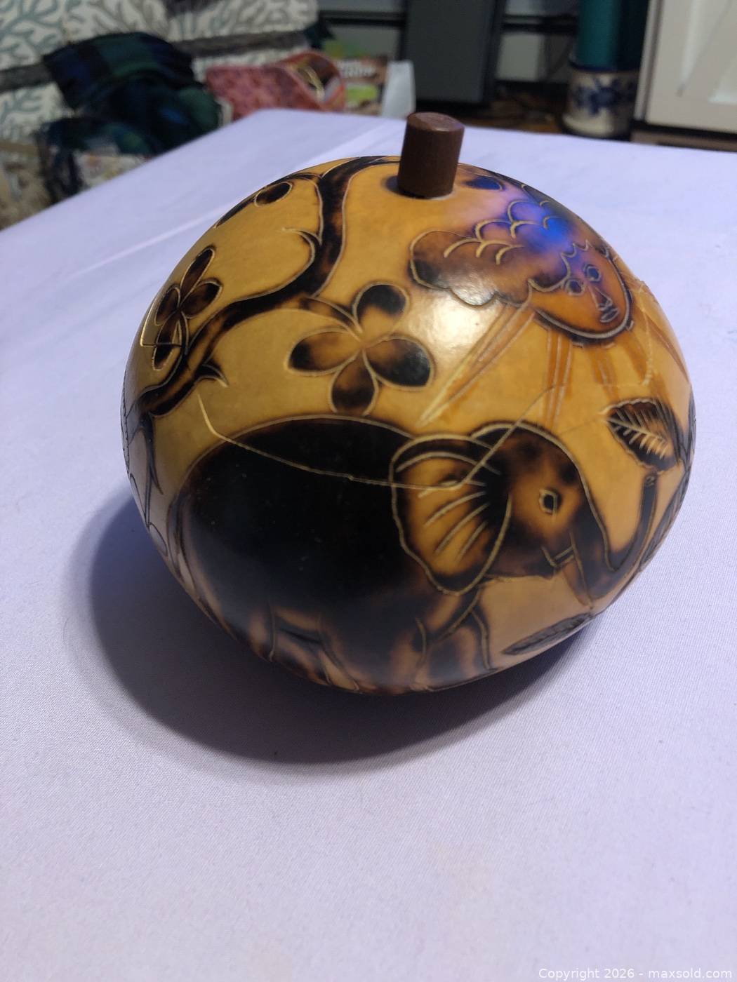 Elephant gourd lidded jar 4.5in handmade Peru | Maxsold