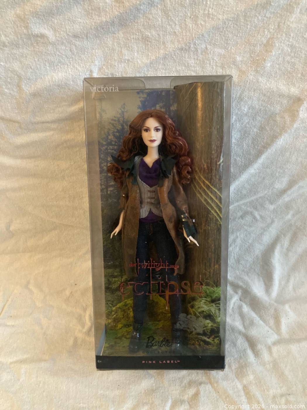 Barbie Pink Label Victoria Doll – The Twilight Saga: Eclipse | Maxsold