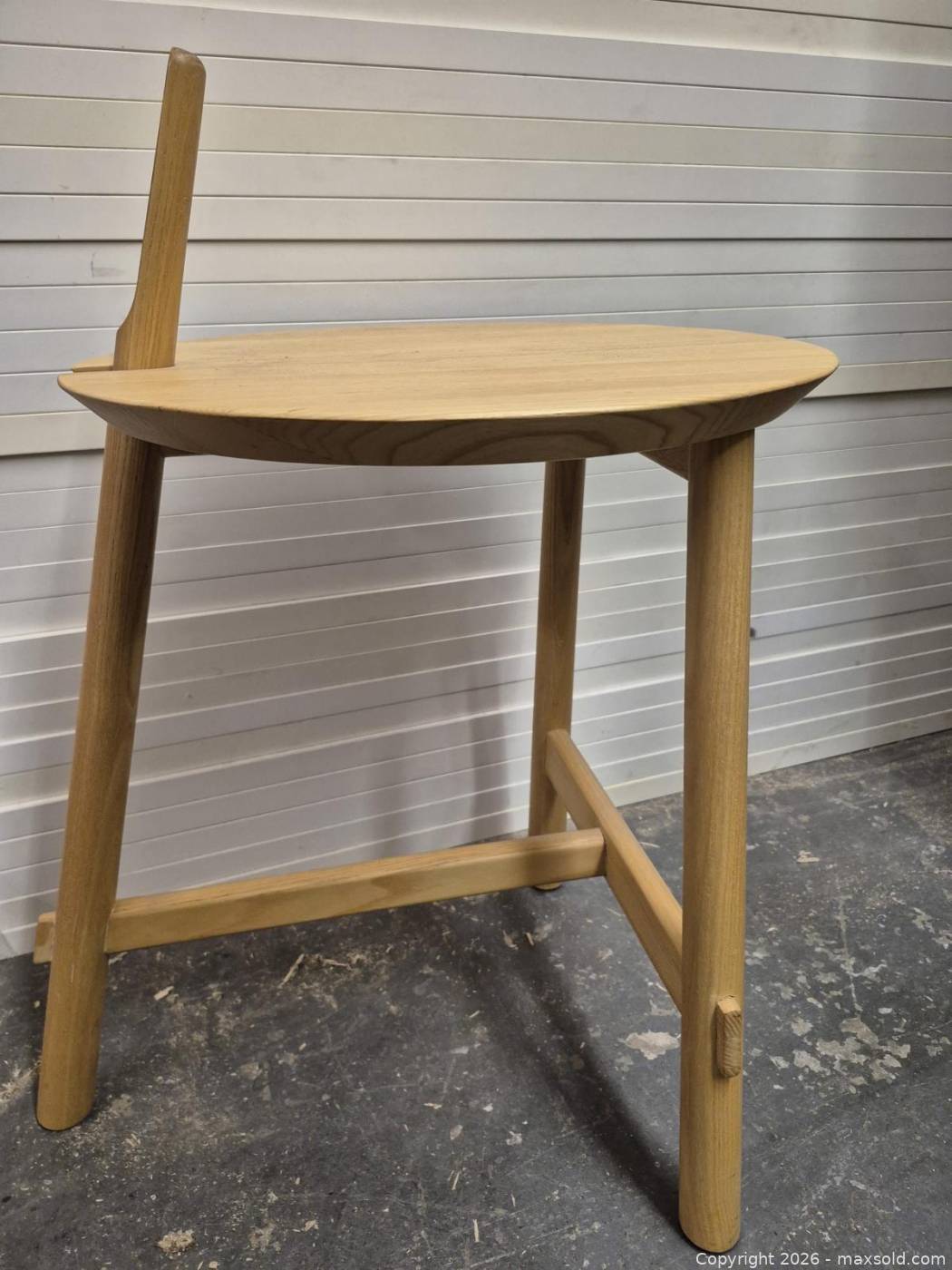 Round Wood Side Table | Maxsold