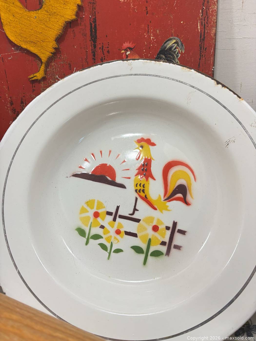 Retro 1950s-1970s kitchen and bakeware lot | Maxsold