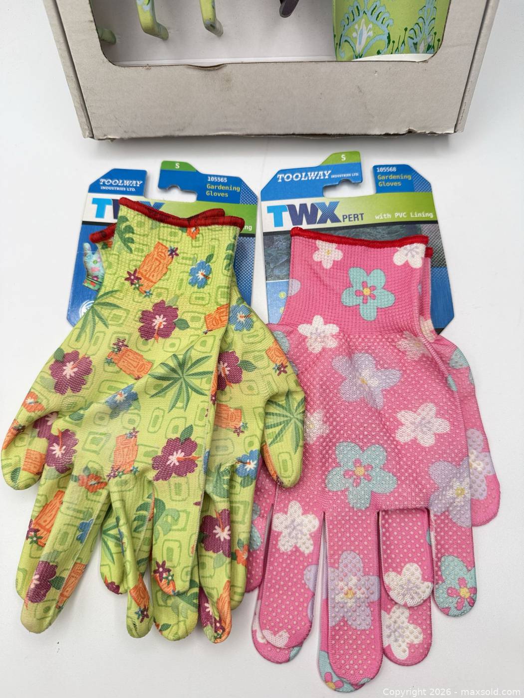 Garden hand tool set with pruners & gloves | Maxsold