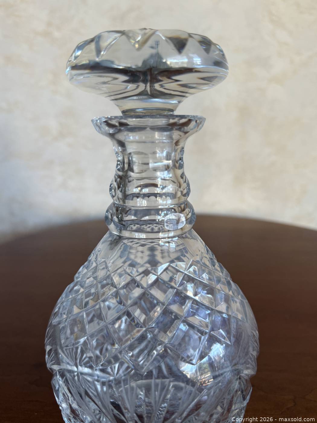 Vintage hand-cut crystal decanter | Maxsold