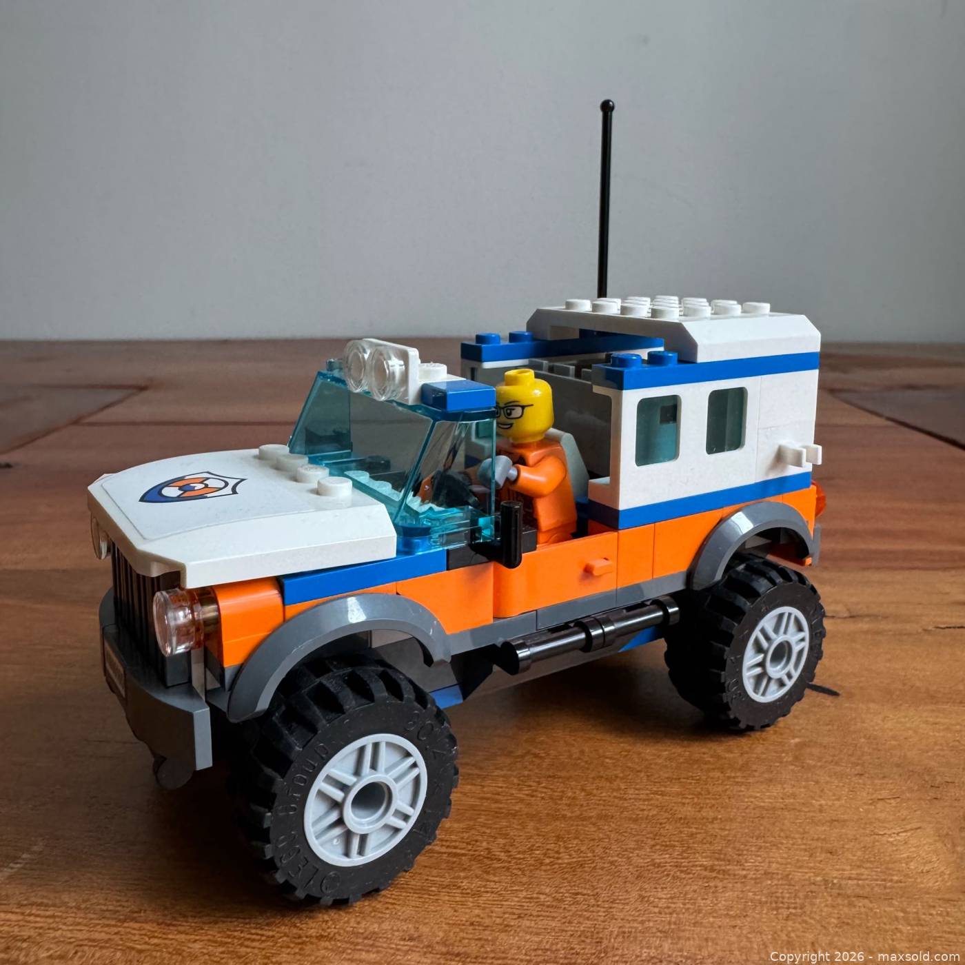 LEGO police vehicles, boats, bikes, trailer, minifigs | Maxsold