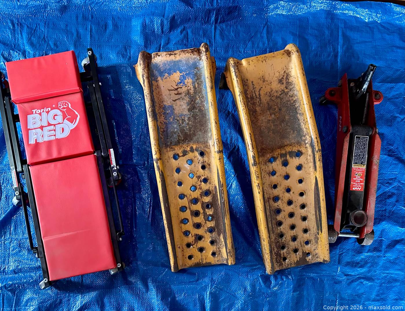 2.5 Ton Jack, Big Red Creeper, 2 Ramps | Maxsold