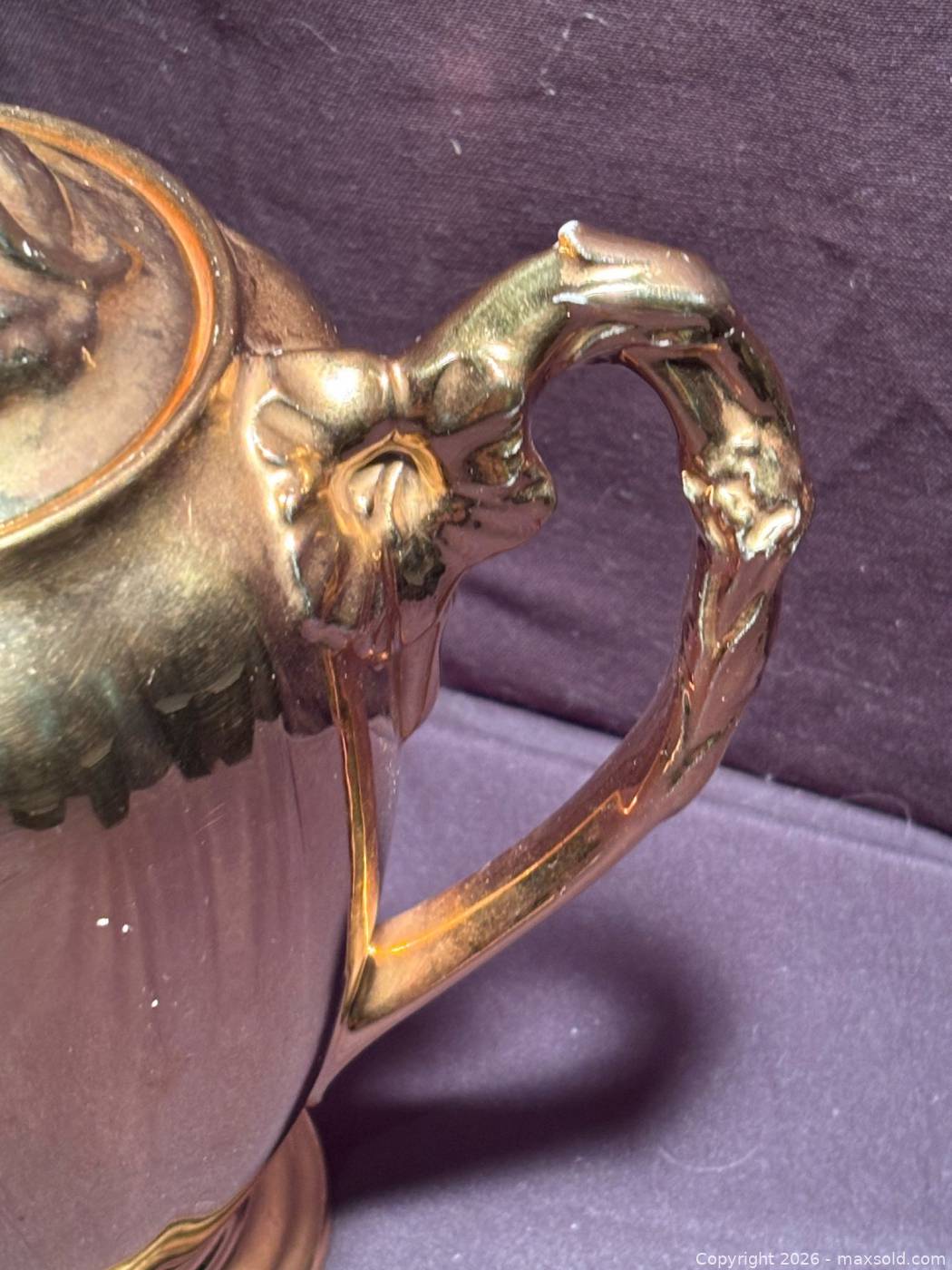 Royal Winton Golden Age gilt teapot | Maxsold