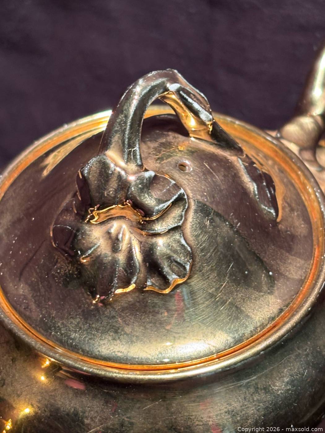 Royal Winton Golden Age gilt teapot | Maxsold