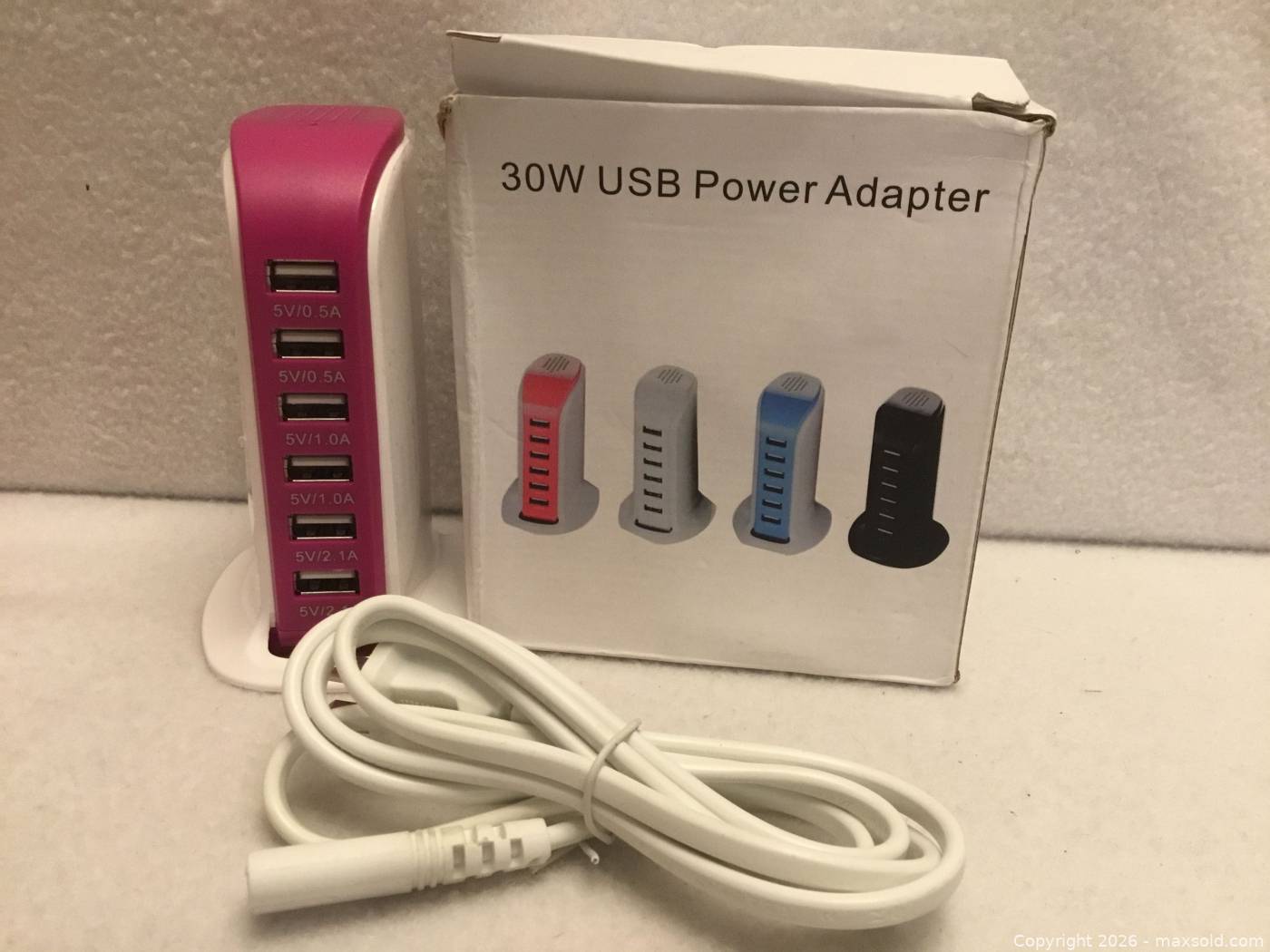 USB charging tower with 6 cables | Maxsold
