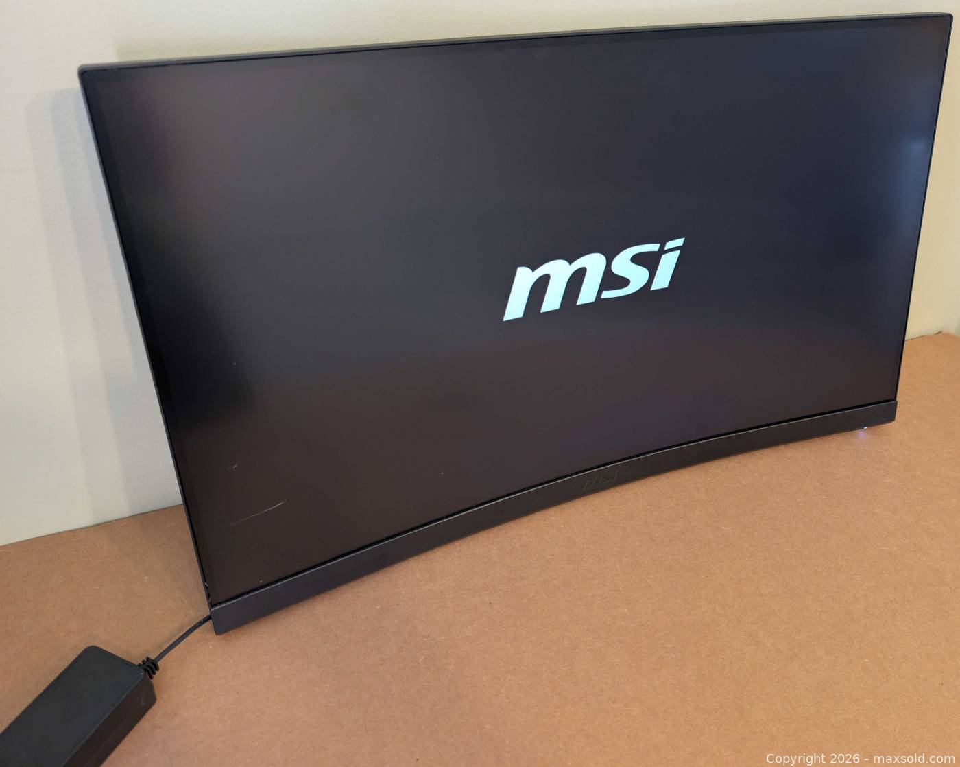MSI Optix G27C5 27" curved monitor | Maxsold