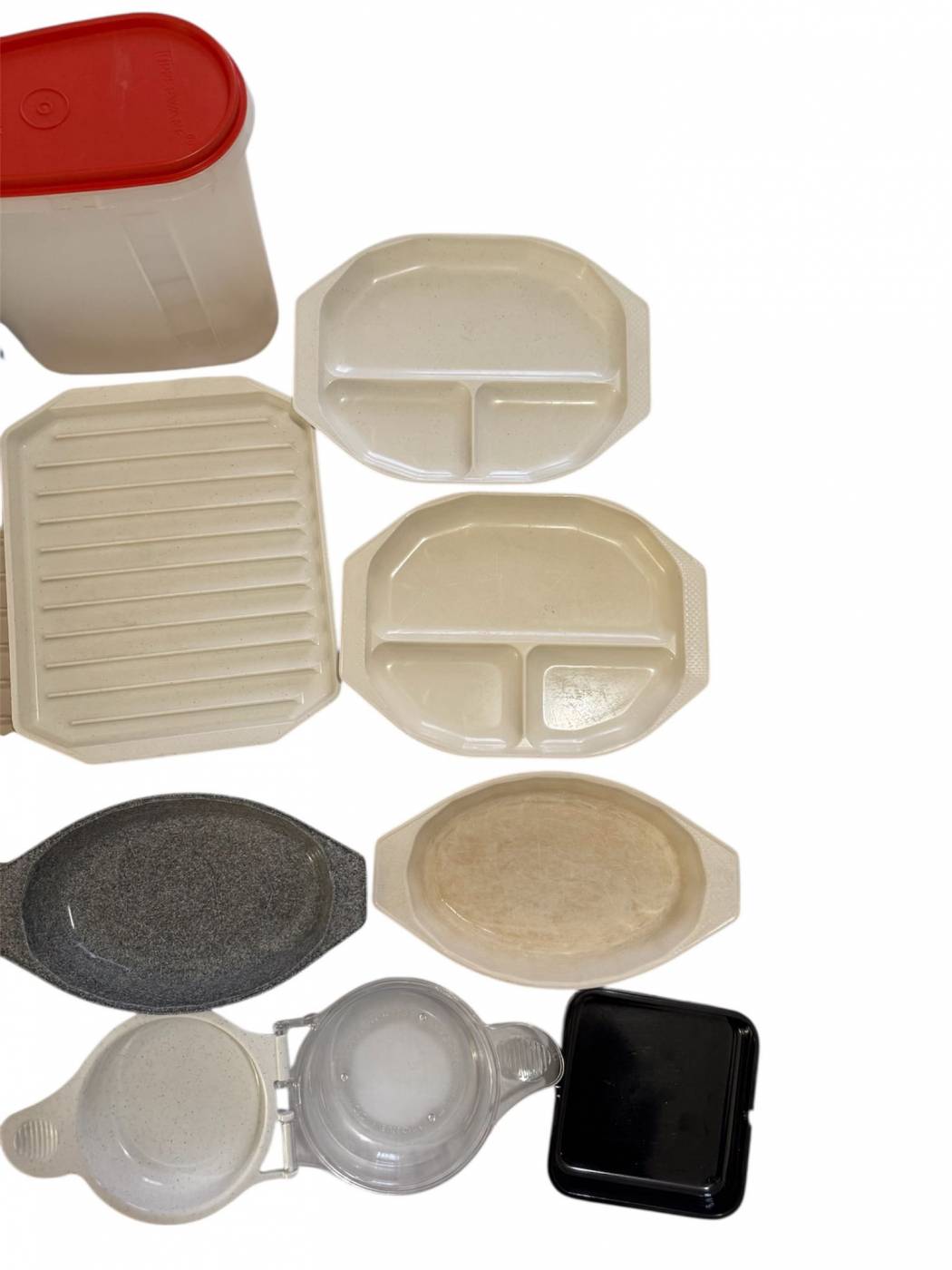 Vintage Tupperware plastic kitchenware assortment | Maxsold
