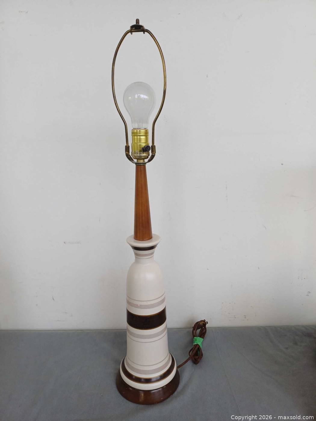 Vintage ceramic and walnut table lamp | Maxsold