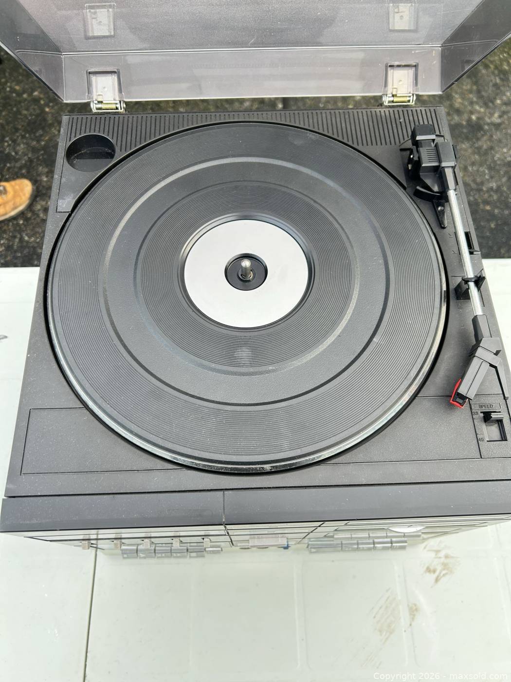 Prosonic integrated stereo system with belt-drive turntable | Maxsold