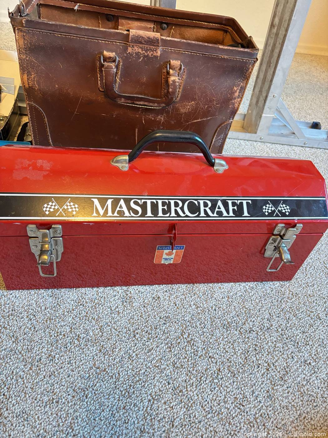 Hand tools, toolboxes, leather bag, ladders | Maxsold