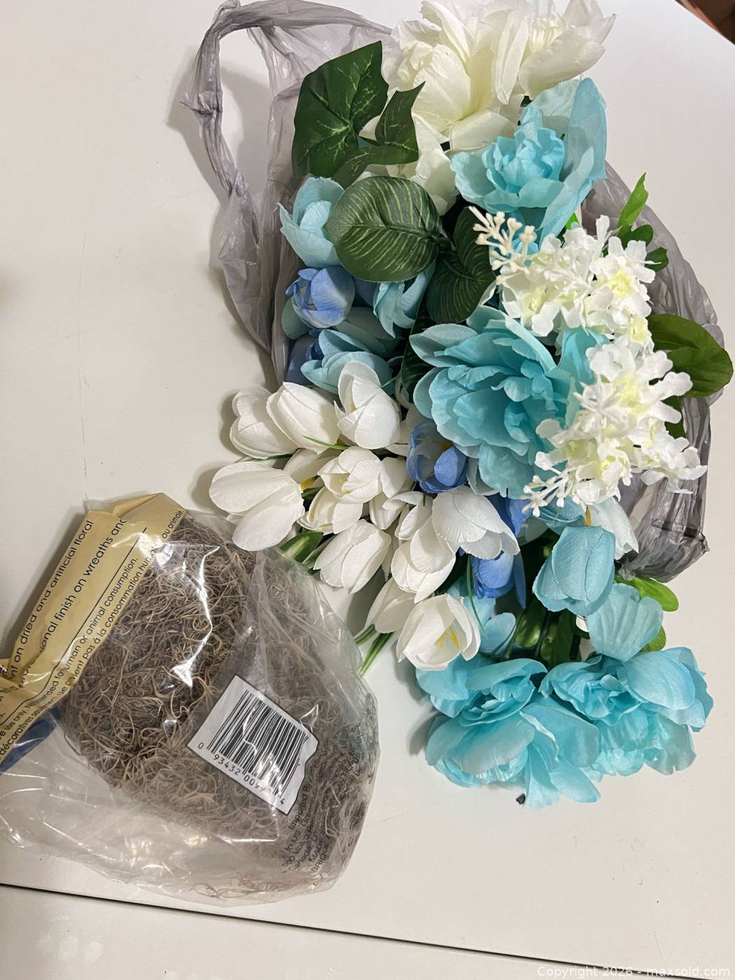 Crafters Square artificial flower stems and Spanish moss | Maxsold