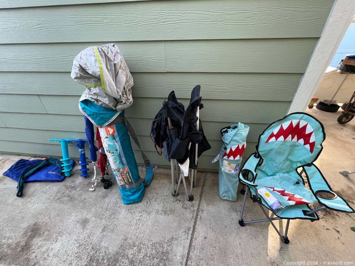 Beach Gear Assortment | Maxsold