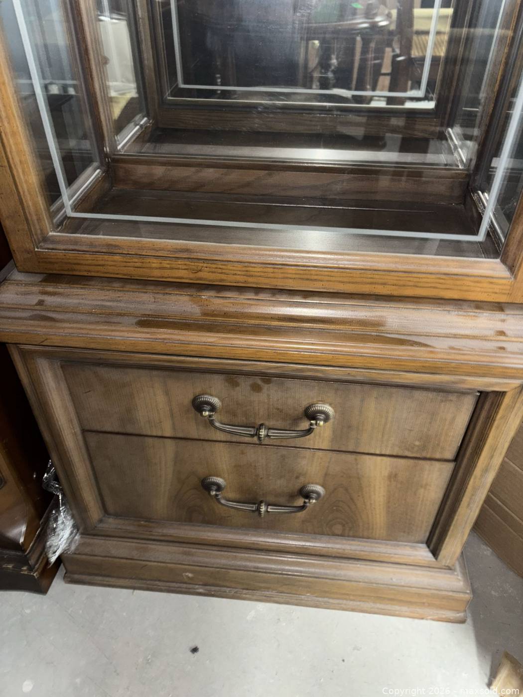 Henredon walnut curio cabinet | Maxsold