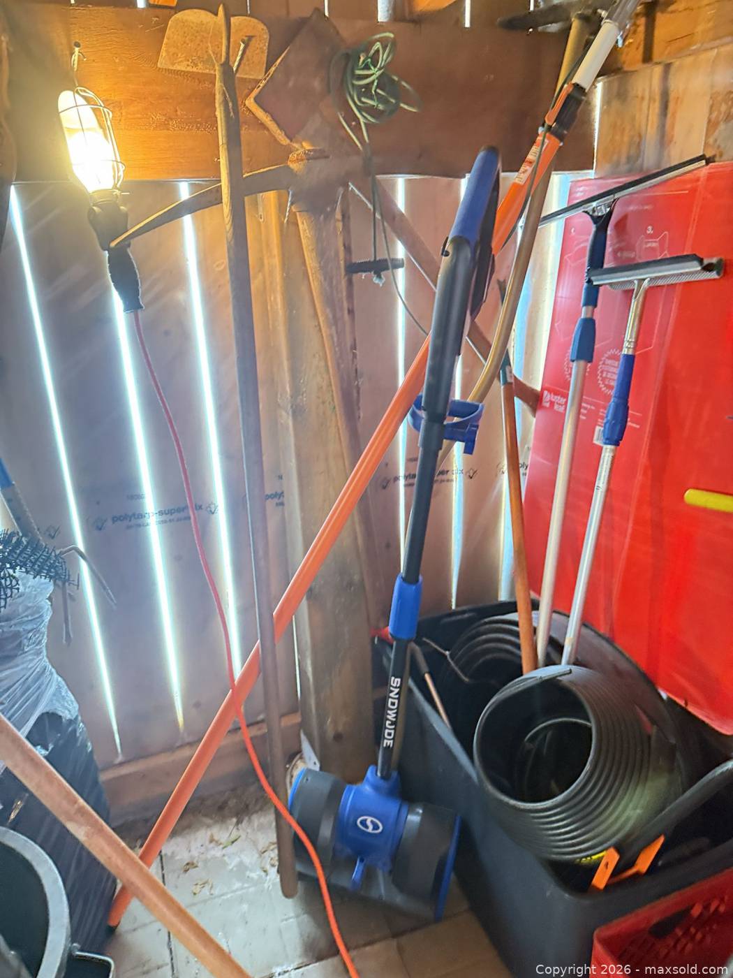 Snow Joe electric snow shovel plus yard tools | Maxsold