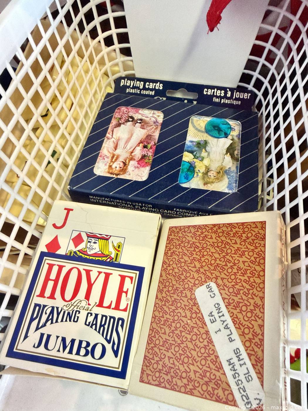 Board games, playing cards, balls, hula hoop | Maxsold