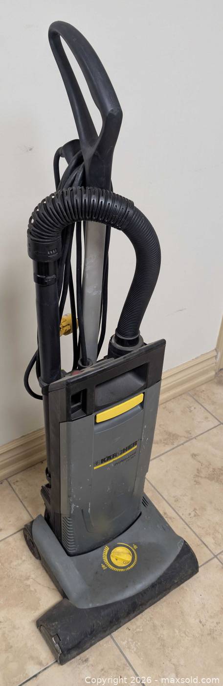 Kärcher Professional CV 38/1 upright commercial vacuum | Maxsold