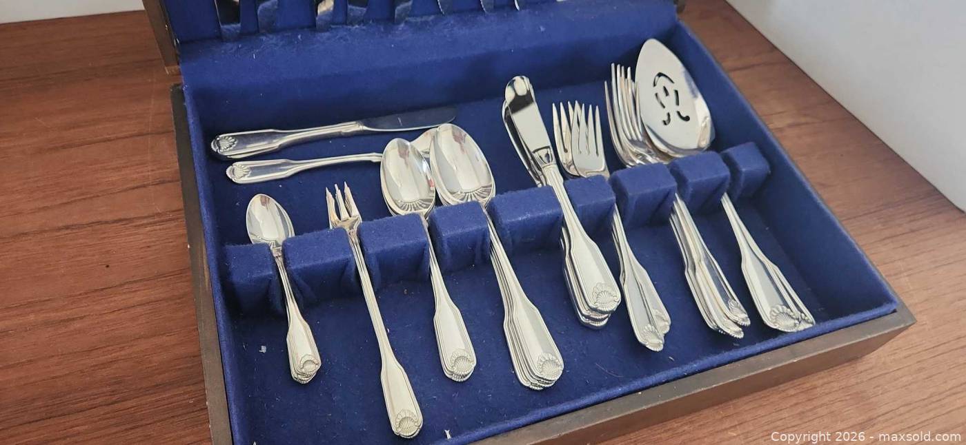 Community 42 Piece Silverplate Flatware Set With Storage Box | Maxsold
