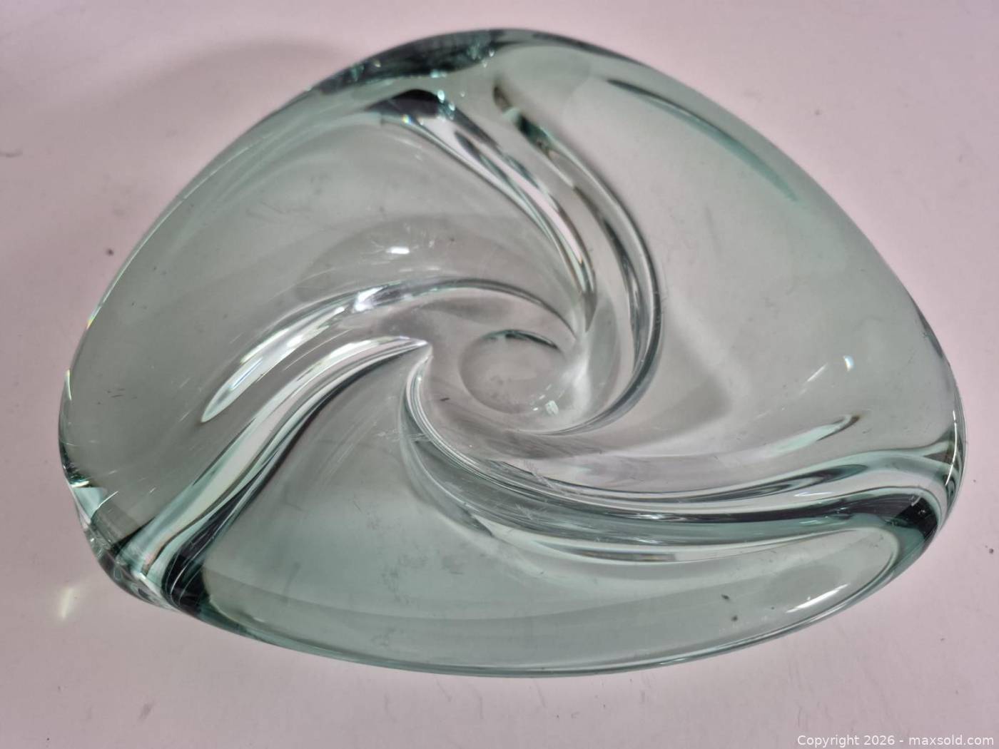 Val Saint Lambert triangular twisted crystal | Maxsold