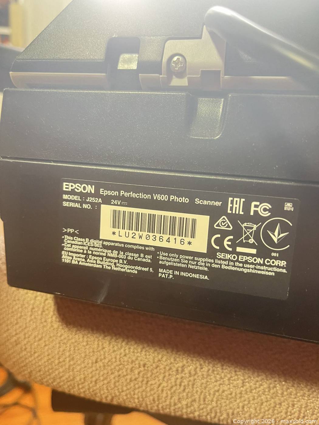 Epson Perfection V600 Photo flatbed scanner with film holders and ...