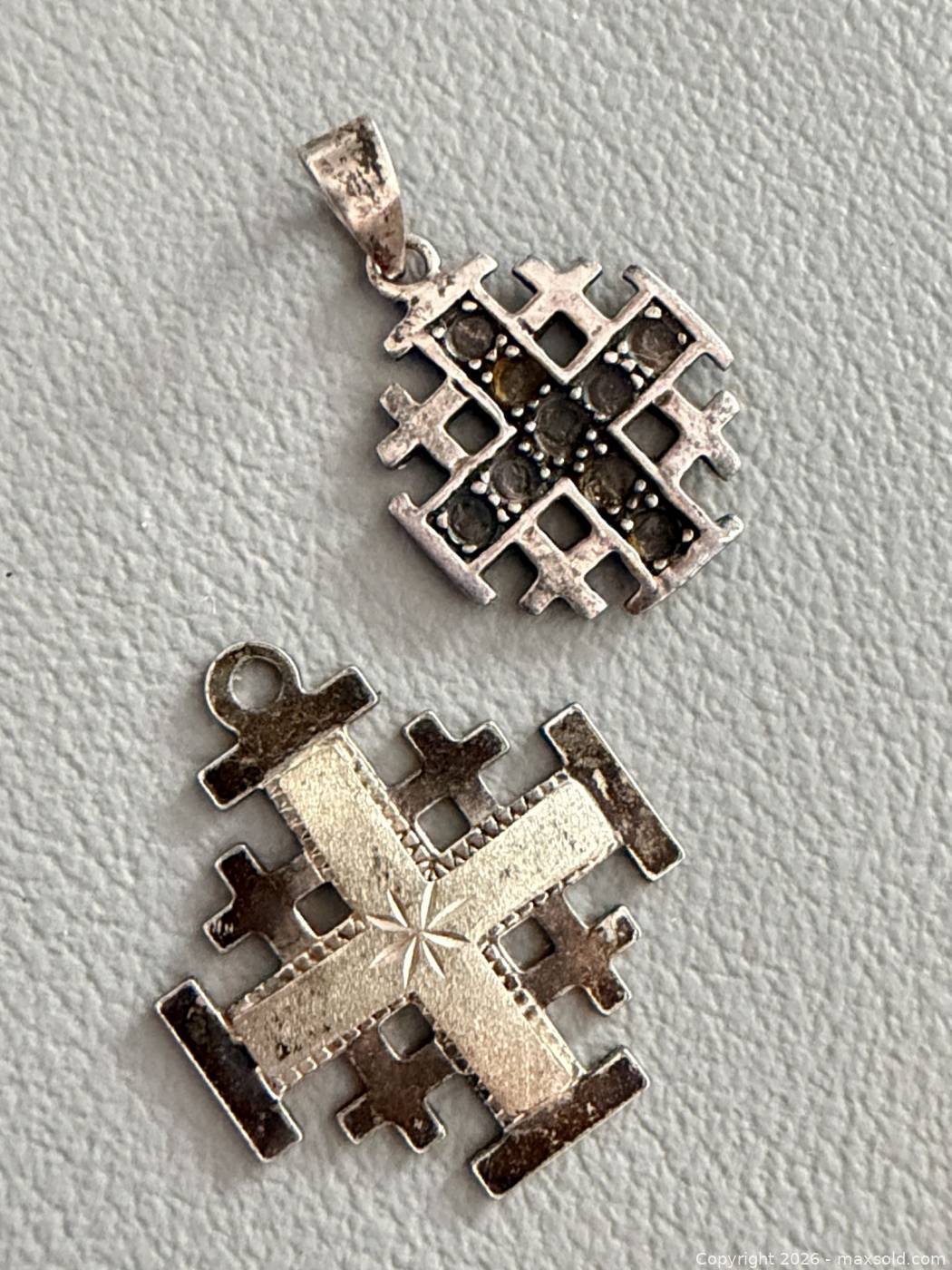 (2) Israeli 925 silver Jerusalem cross pendants | Maxsold