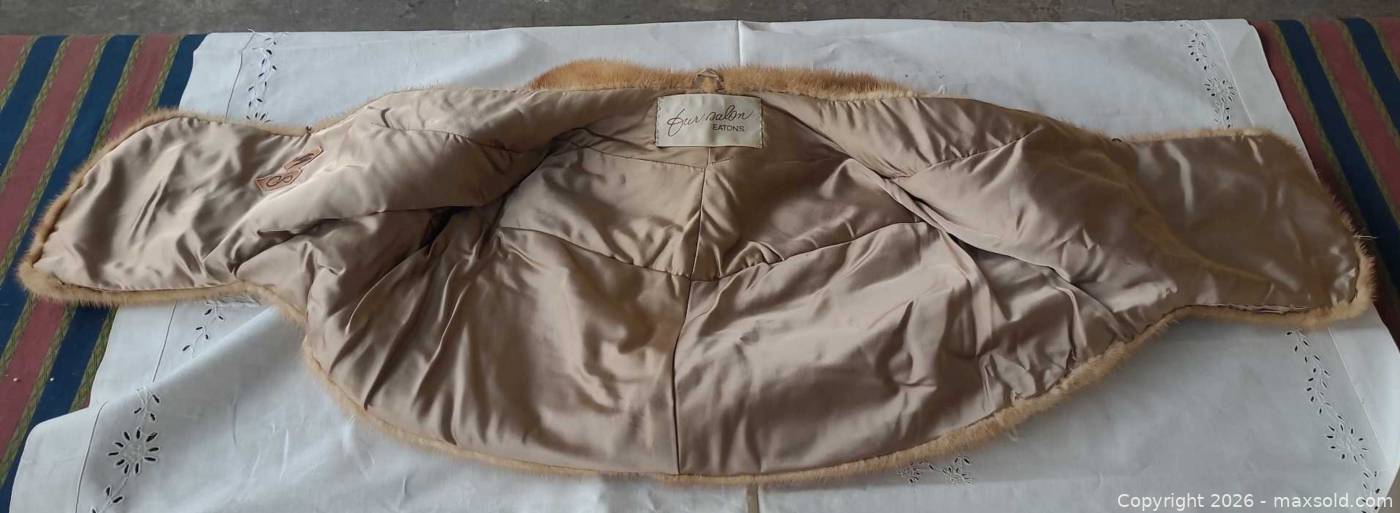 Fur Salon Eaton's short fur bolero | Maxsold
