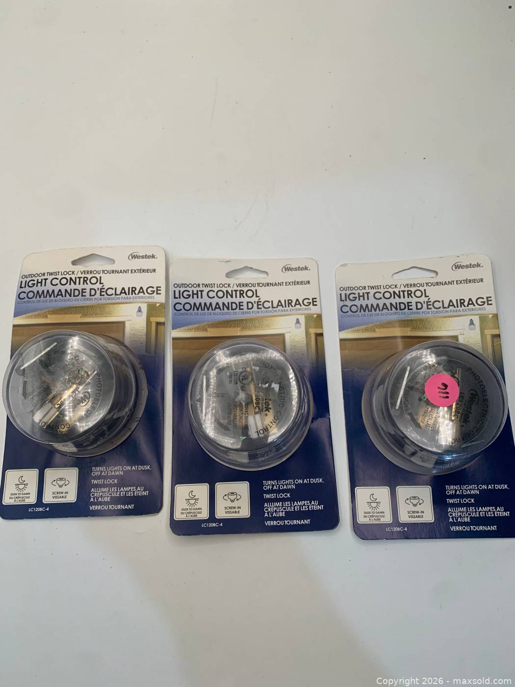 Westek LC120C-4 outdoor twist-lock photocell controls 3-pack | Maxsold
