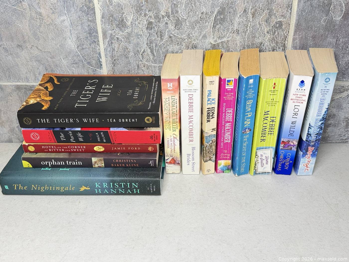 13 English-language novels, mixed formats | Maxsold