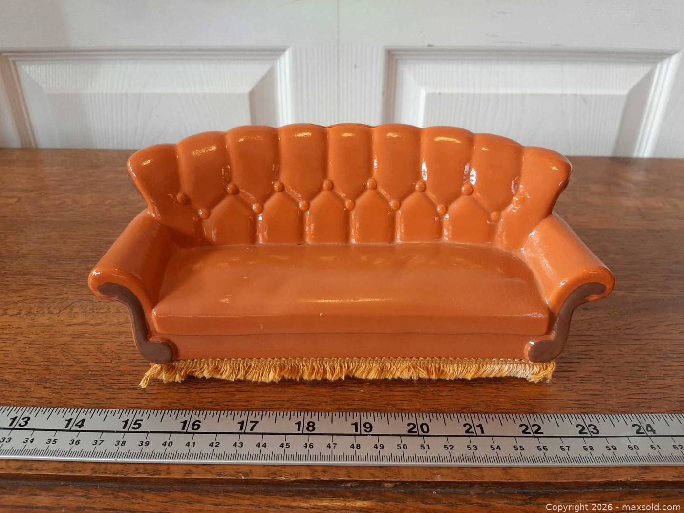 Friends Central Perk Couch Ceramic Coin Bank | Maxsold