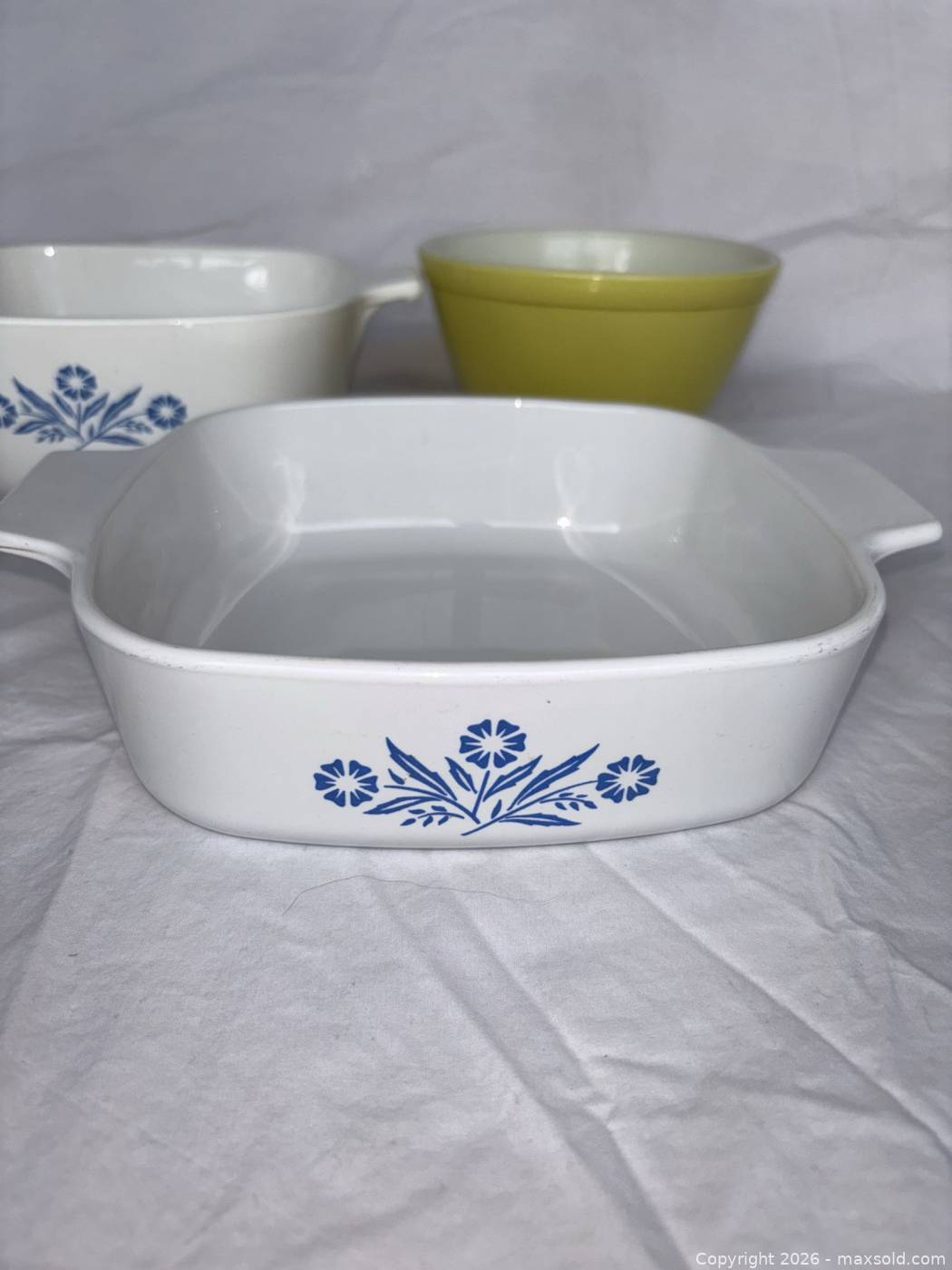 Vintage Corning Cornflower Casseroles & Pyrex Mixing Bowls, 5-Piece Set ...