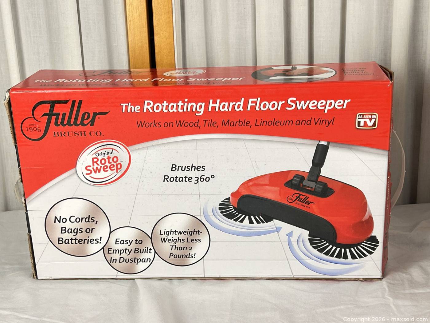Fuller Brush Roto Sweep Manual Floor Sweeper | Maxsold