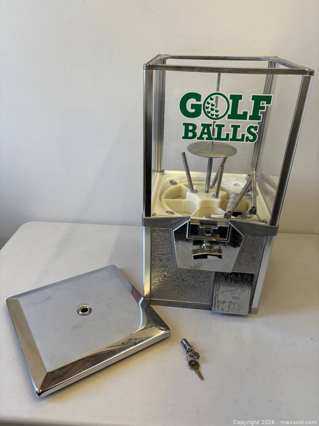 Vintage Northwestern Golf Ball Vending Machine | Maxsold