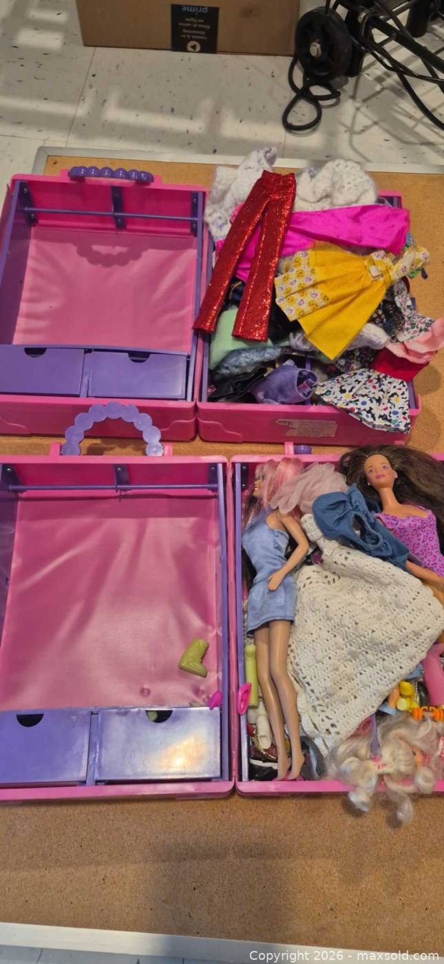 Barbie plastic trunks with dolls, clothes, accessories | Maxsold