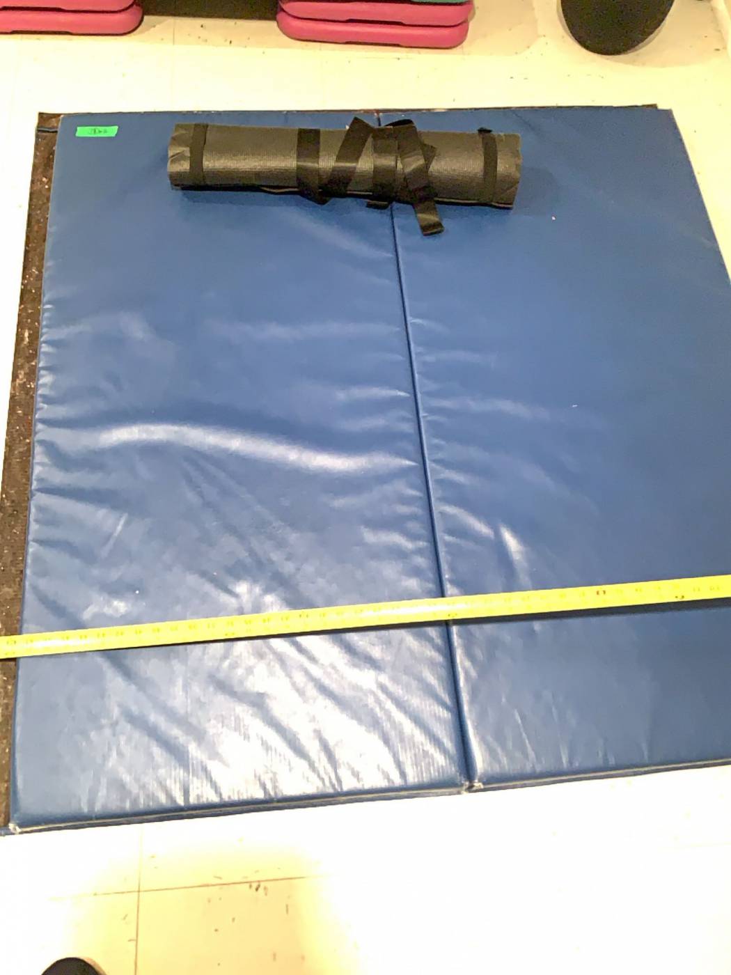 Folding blue crash mat 48" x 48" with foam core | Maxsold