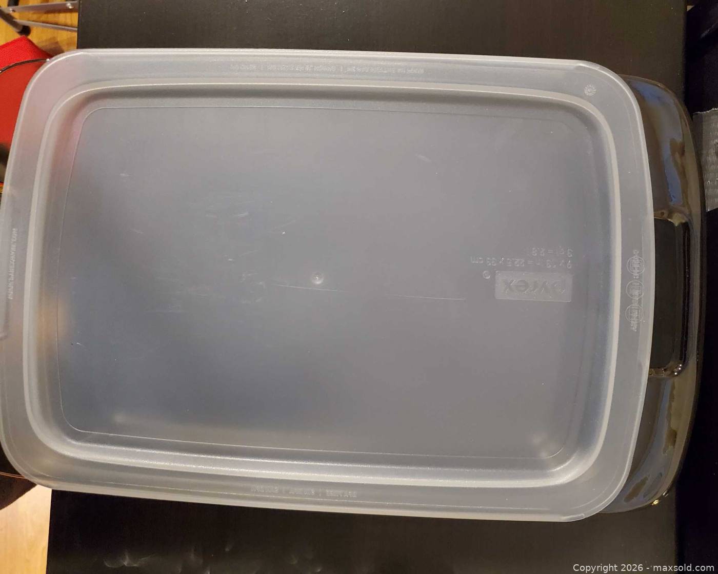 Pyrex 9" x 13" glass baking dish with lid | Maxsold