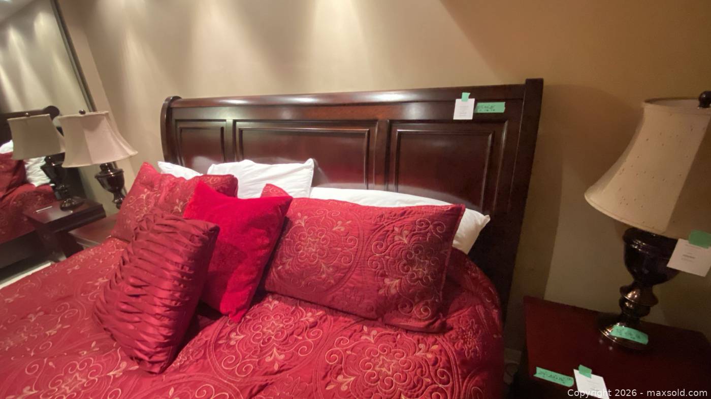 Ashley Porter sleigh storage bed, mattress, bedding | Maxsold