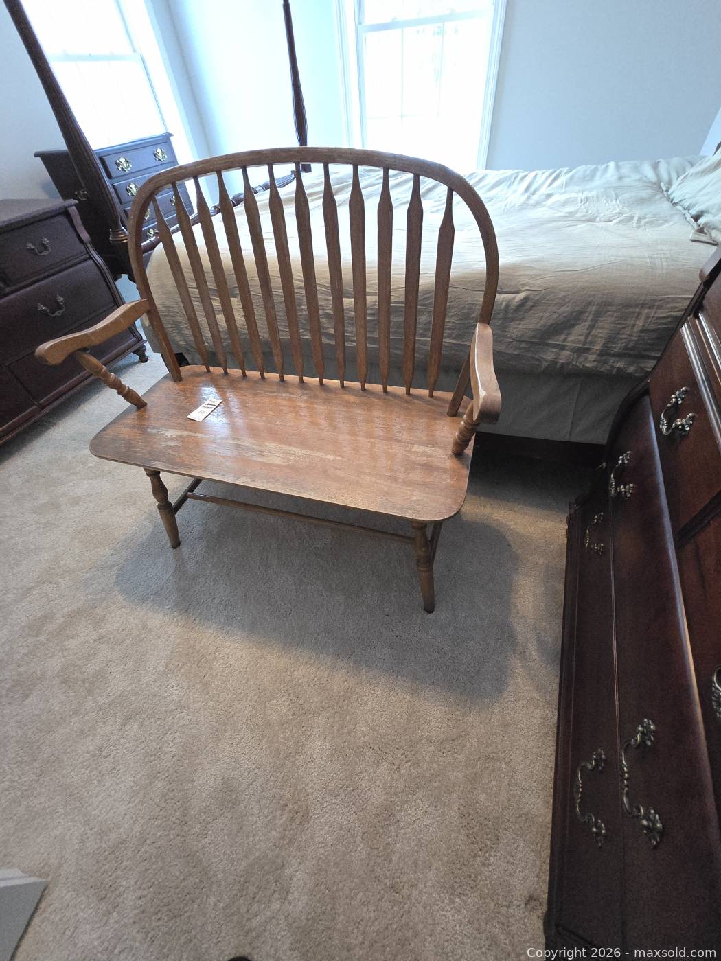 Mission style veneer wood bench | Maxsold