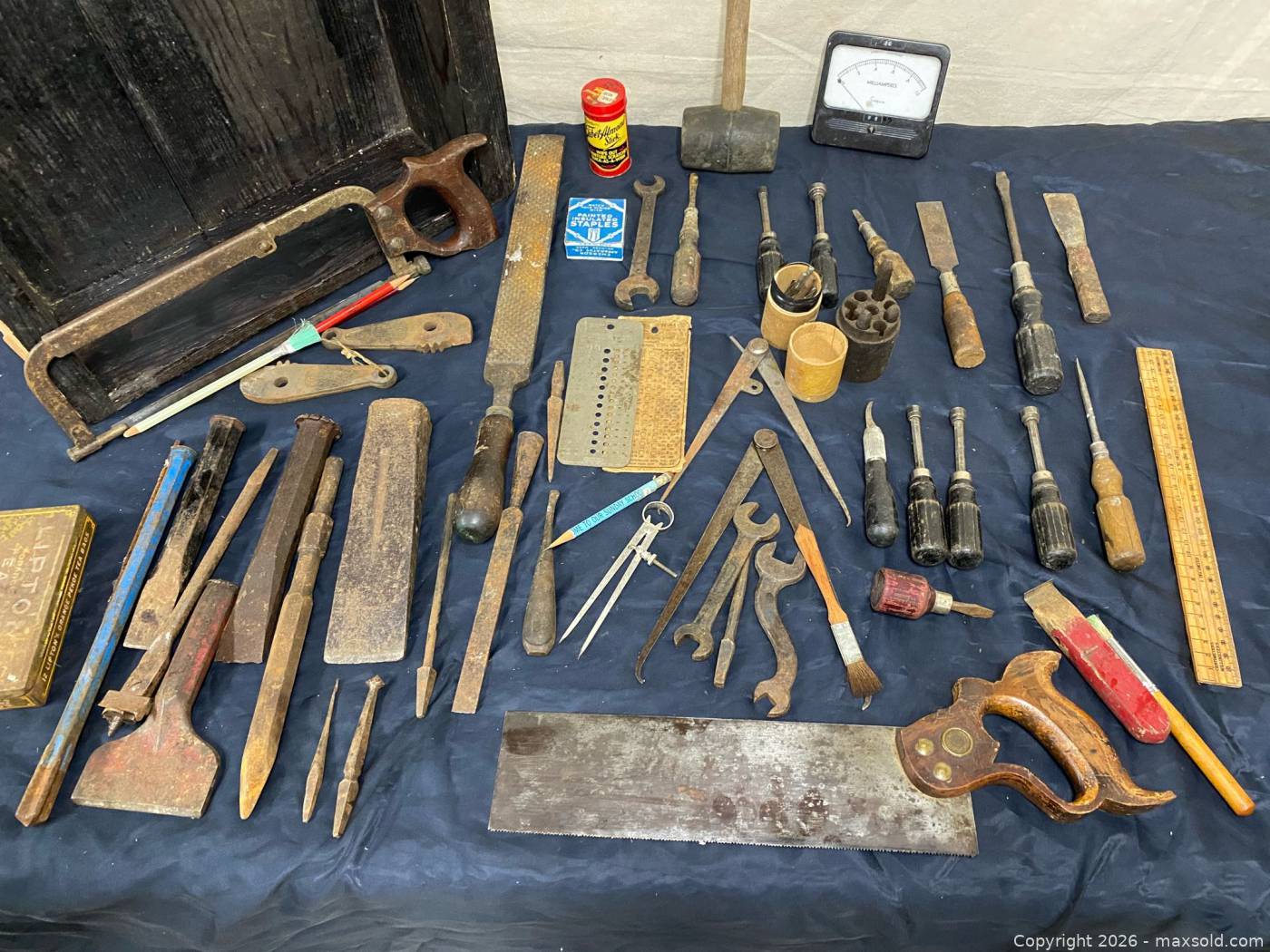 Antique Keystone Devil’s Horn saw & assorted hand tools in dovetail ...