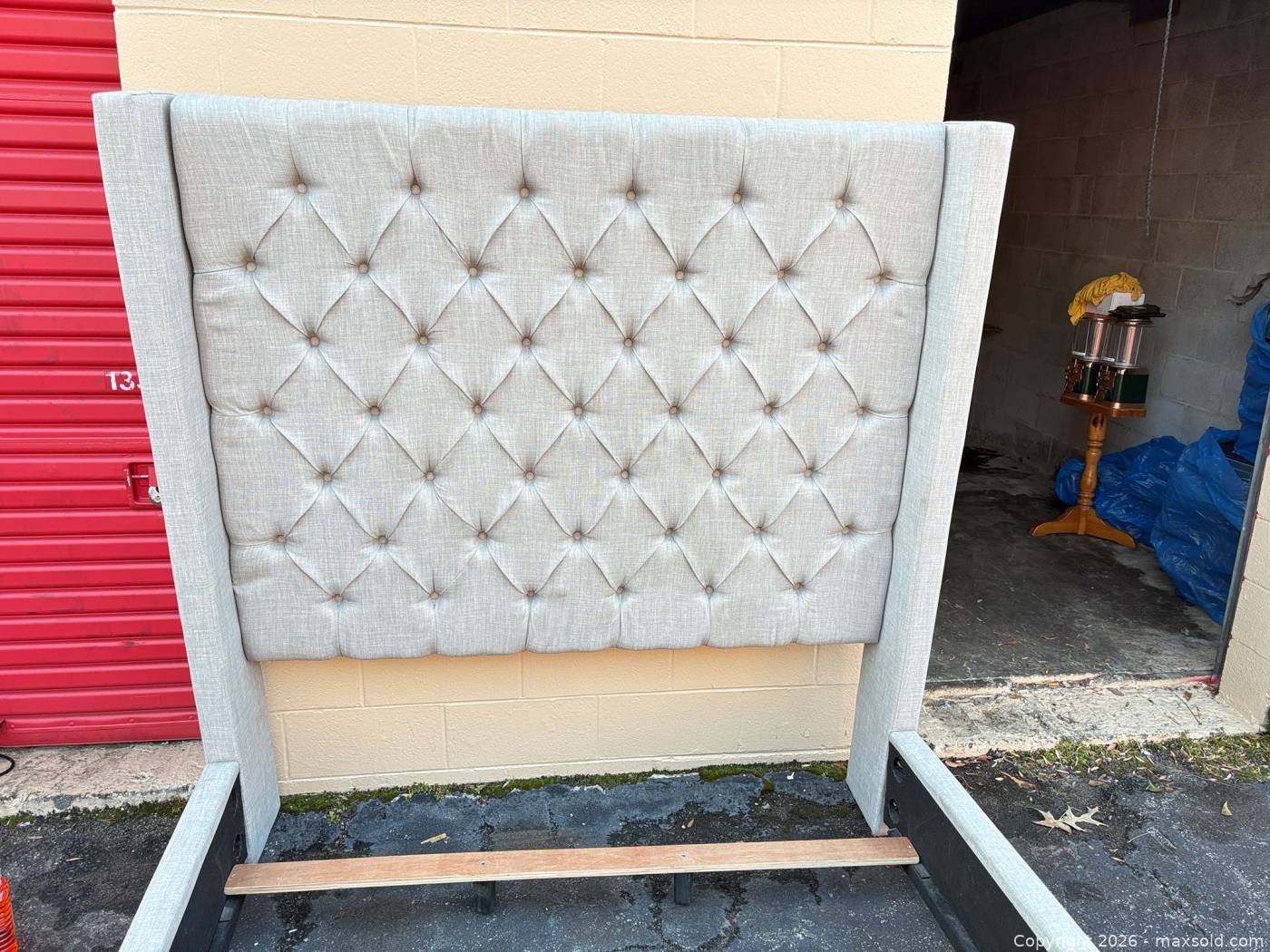 Standard Furniture upholstered full bed frame | Maxsold