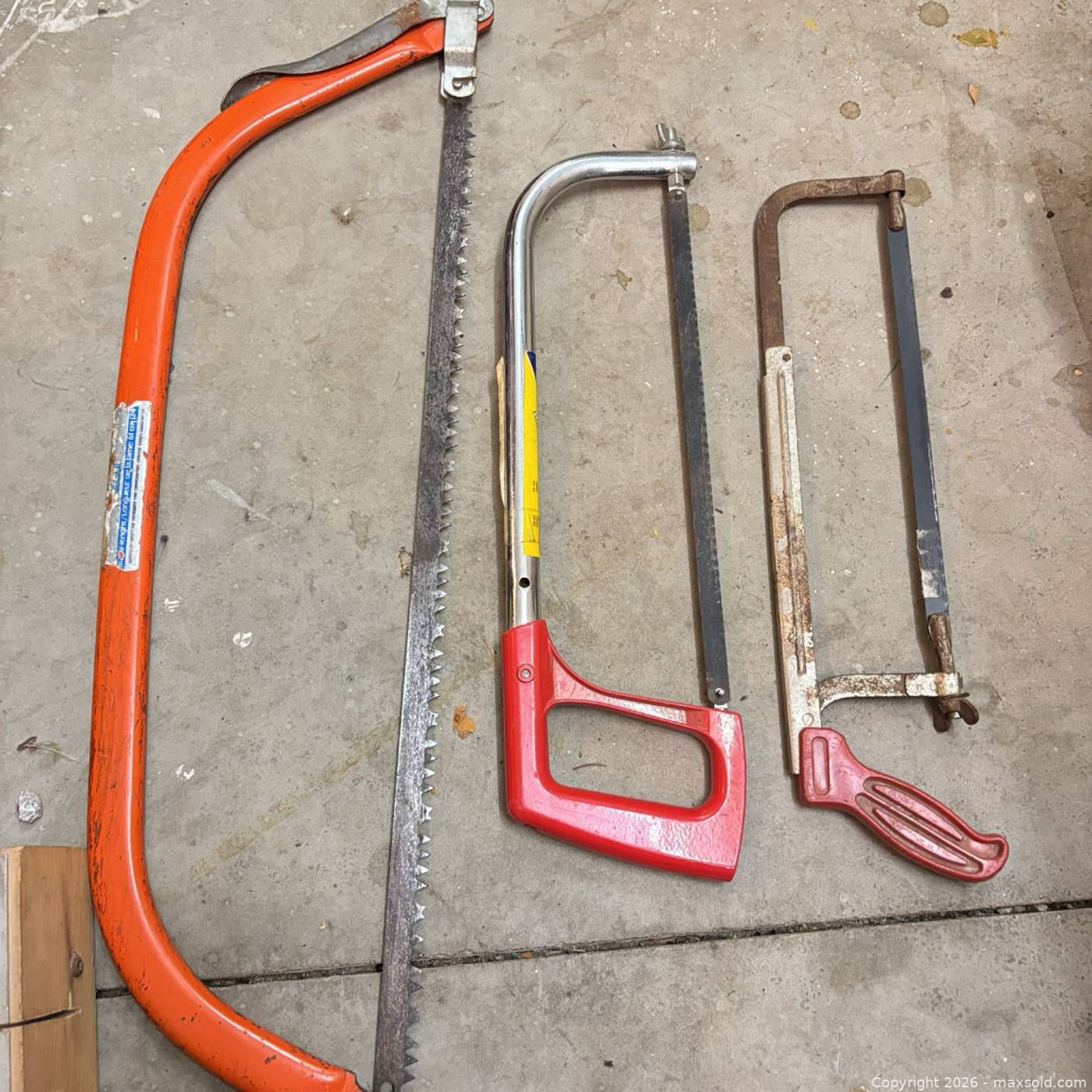 Hammers, Saws, Crowbar, Miter Box, Blades | Maxsold