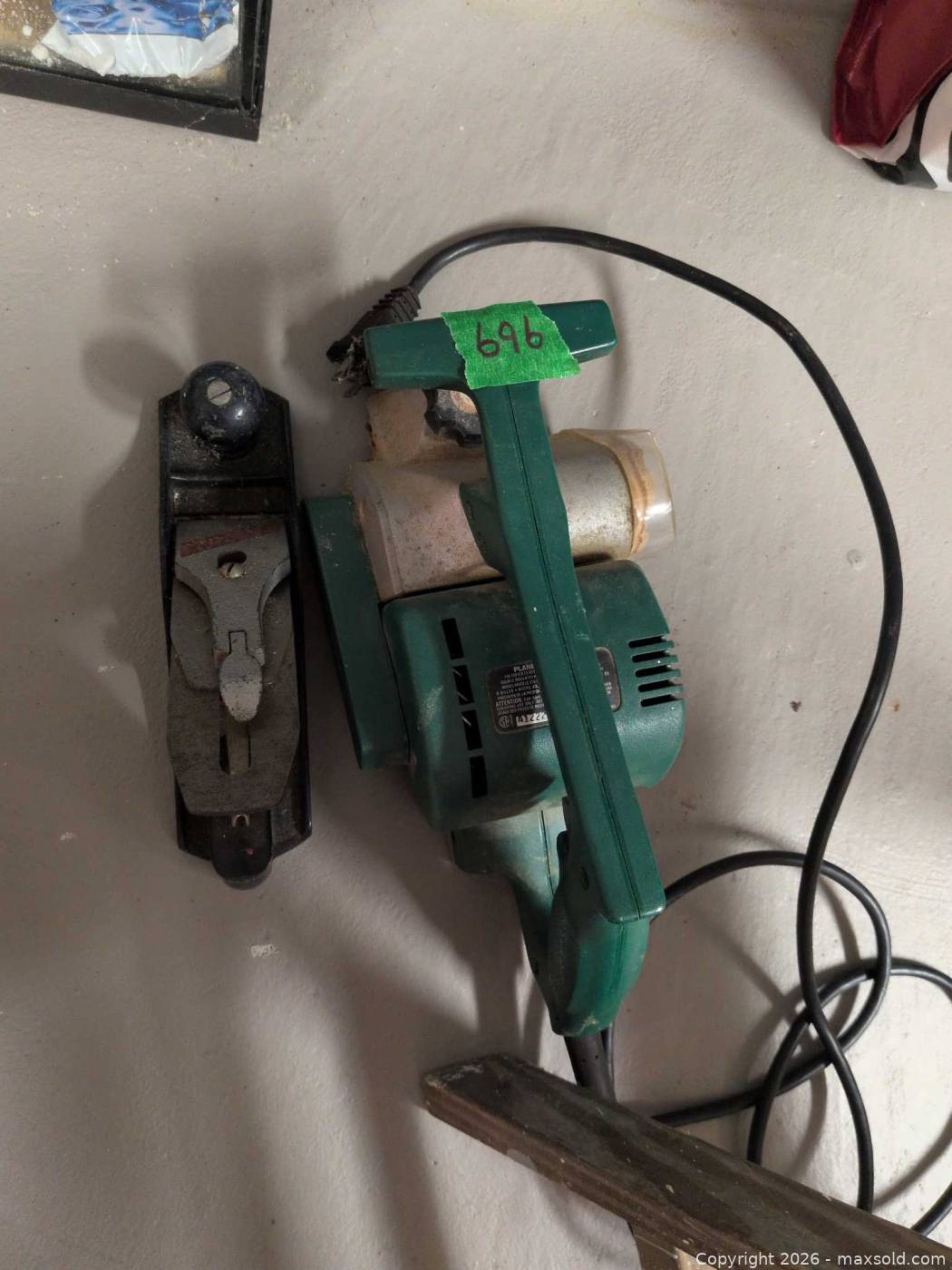 Craftsman 80 Series corded electric planer and metal hand plane | Maxsold