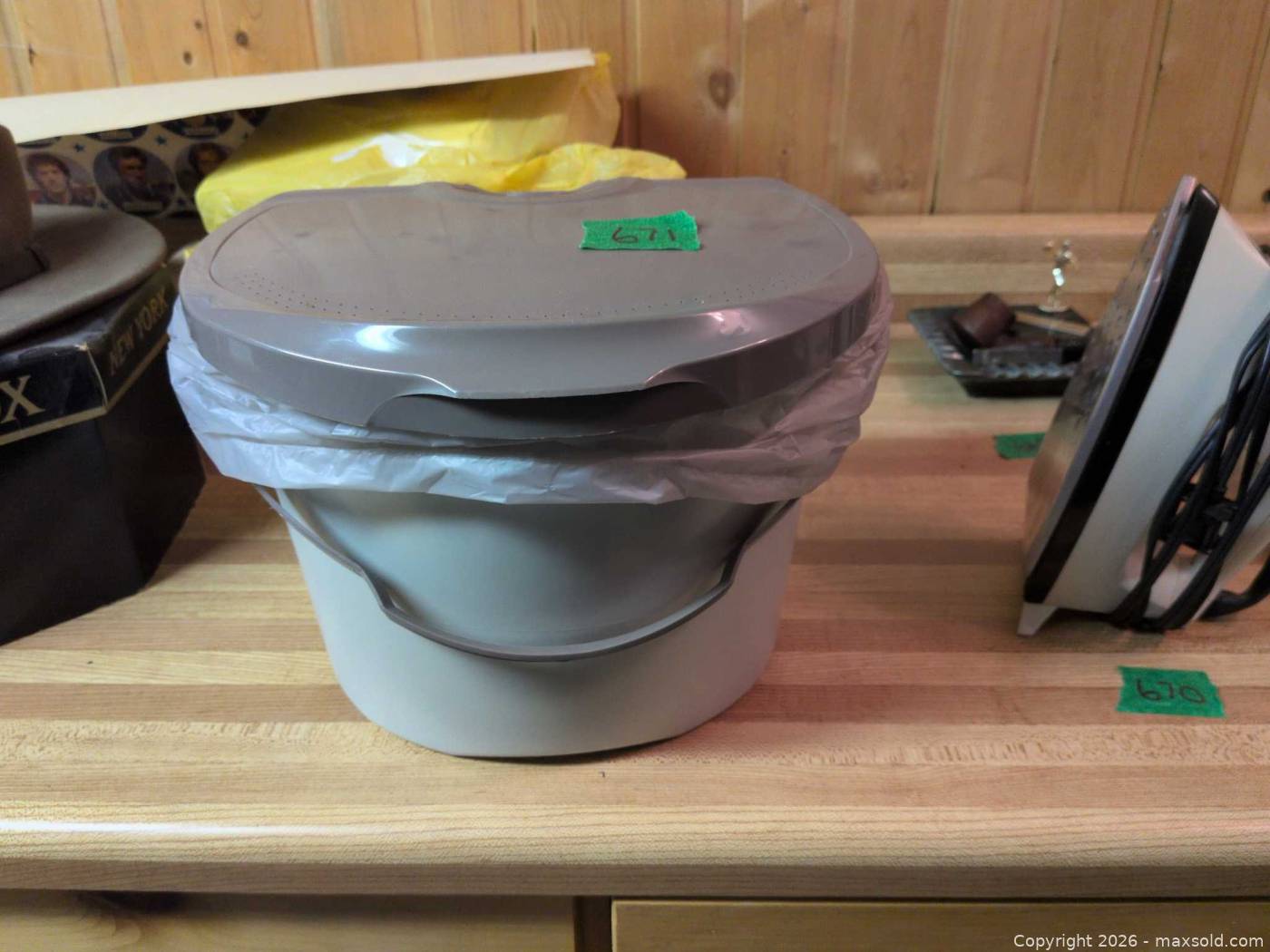 Gray Plastic Compost/Food Scrap Pail | Maxsold