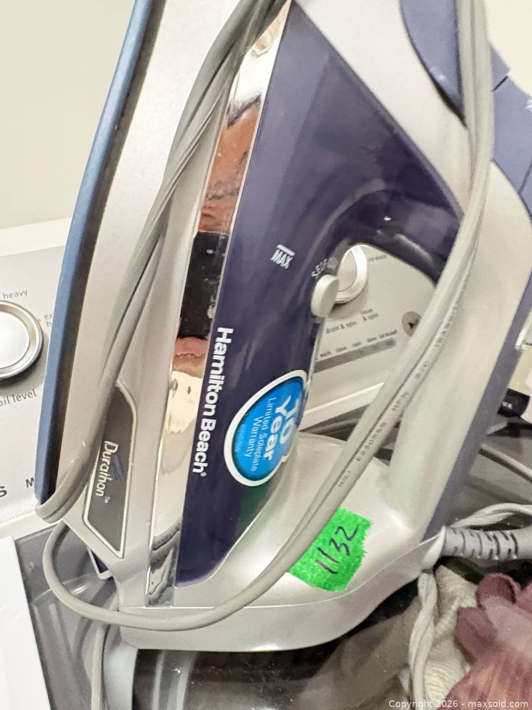 Hamilton Beach digital steam iron | Maxsold