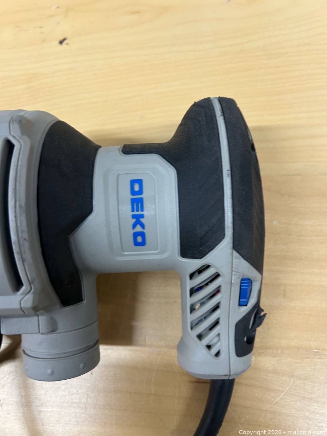 DEKO random orbit sander corded | Maxsold
