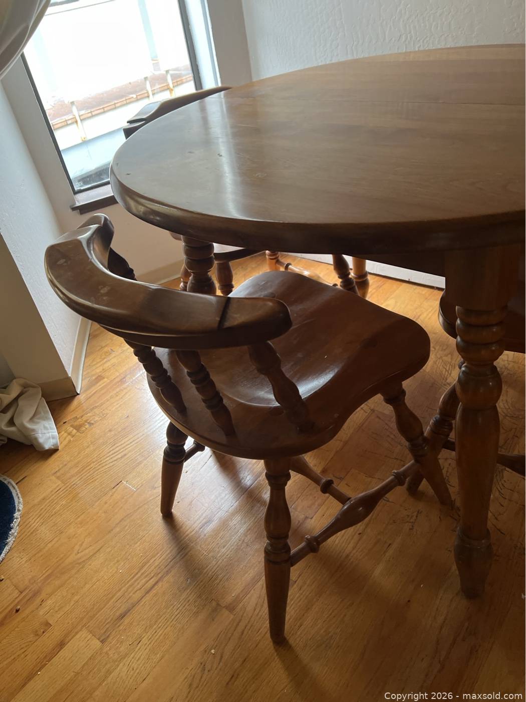3 Oak Windsor Captain Chairs With Round Table & Extensions | Maxsold